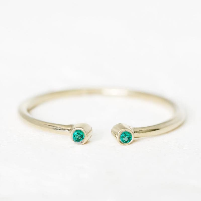 Emerald mothers ring store